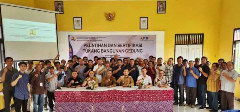 Warga Melayu dan Loa Ipuh Ikuti Pelatihan dan Sertifikasi Tukang ...