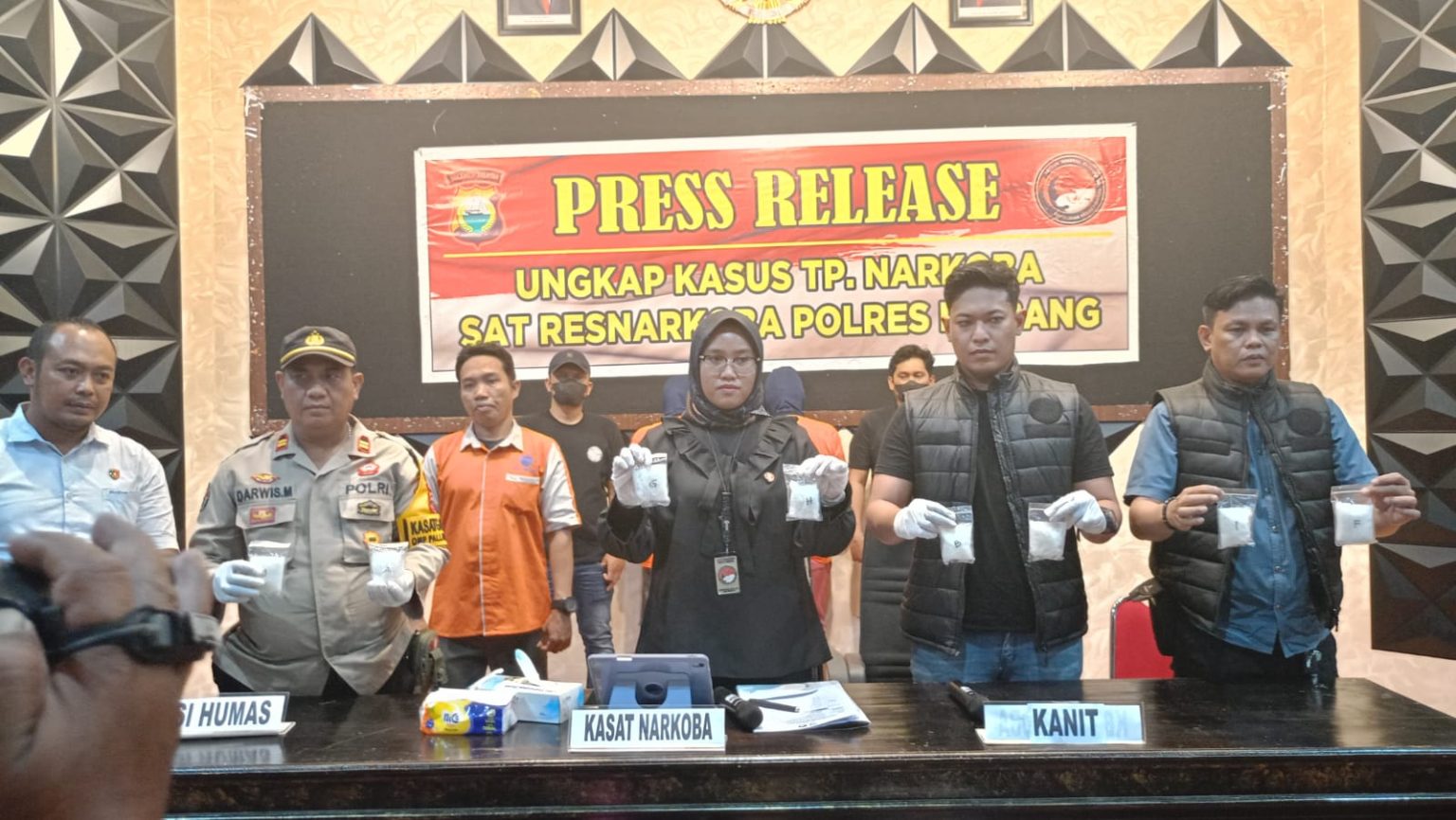 Polres Pinrang Ungkap Jaringan Narkoba: Penangkapan IR dan RS Mengungkap Metode ‘Maping’ dalam ...