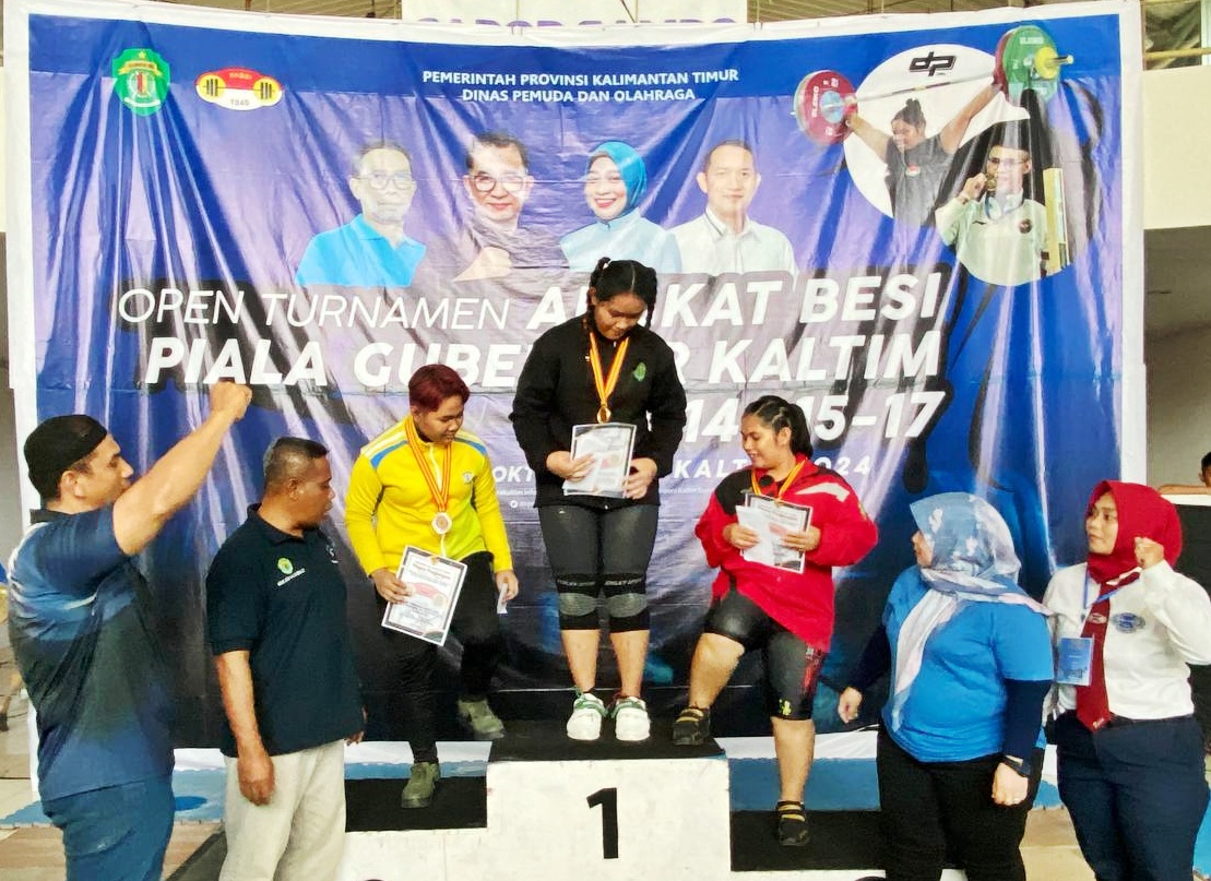 Angkat 163 Kg, Nabila Aprilia Sabet Juara 1 Kejuaraan Angkat Besi ...