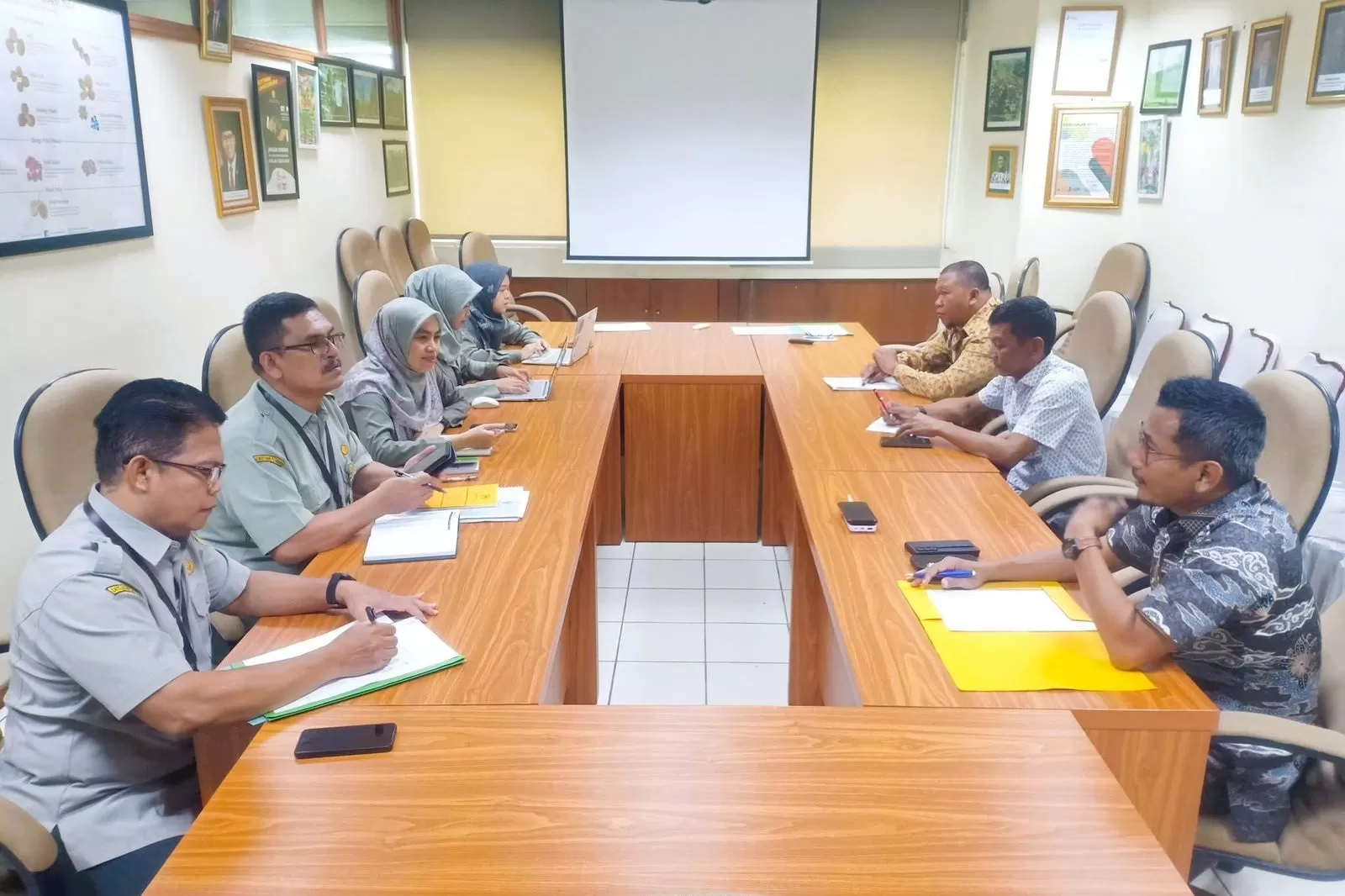Peduli Kepada Petani Sawit, DPRD Ketapang Kunjungi Kementan RI – PRUDENSI