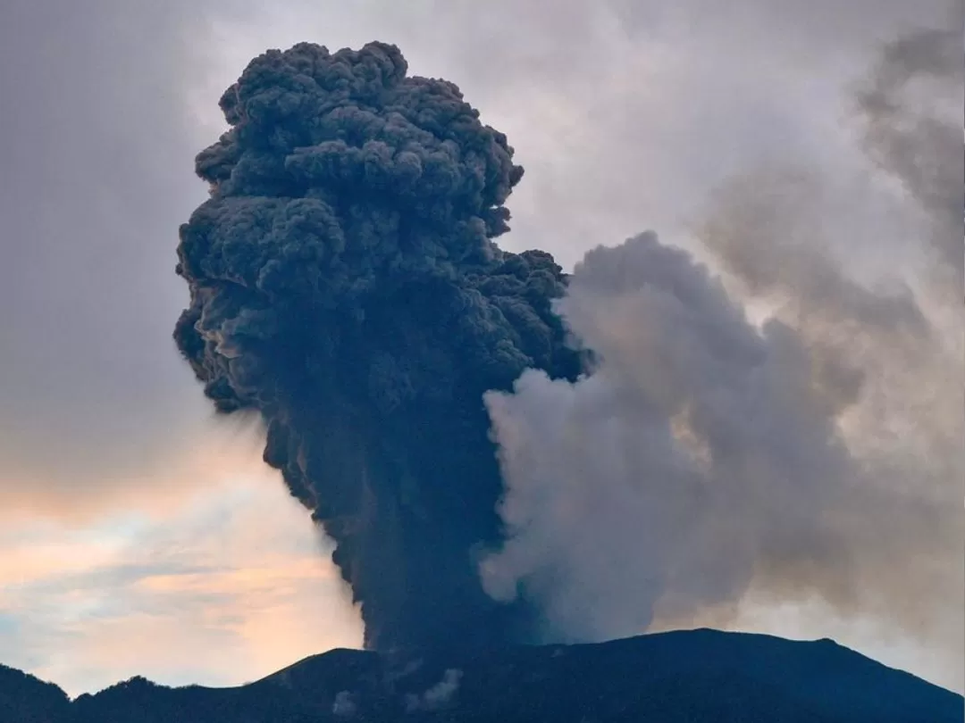 Gunung Marapi Erupsi, Semburan Abu Vulkanik Capai 1 Kilometer – PRUDENSI