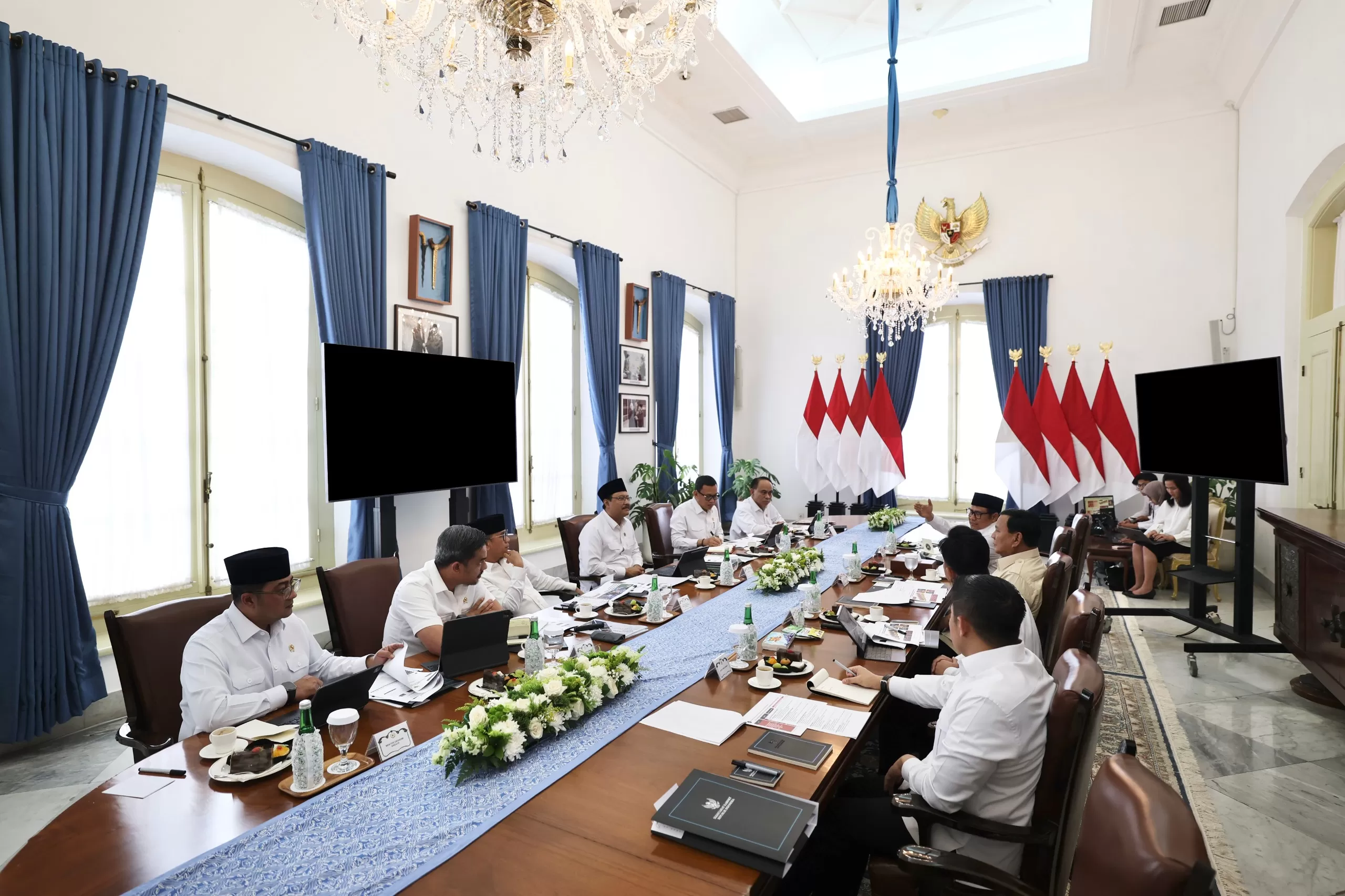 Presiden Prabowo Subianto Luncurkan Program Penghapusan Utang UMKM ... Presiden Prabowo Subianto Luncurkan Program Penghapusan Utang UMKM ...