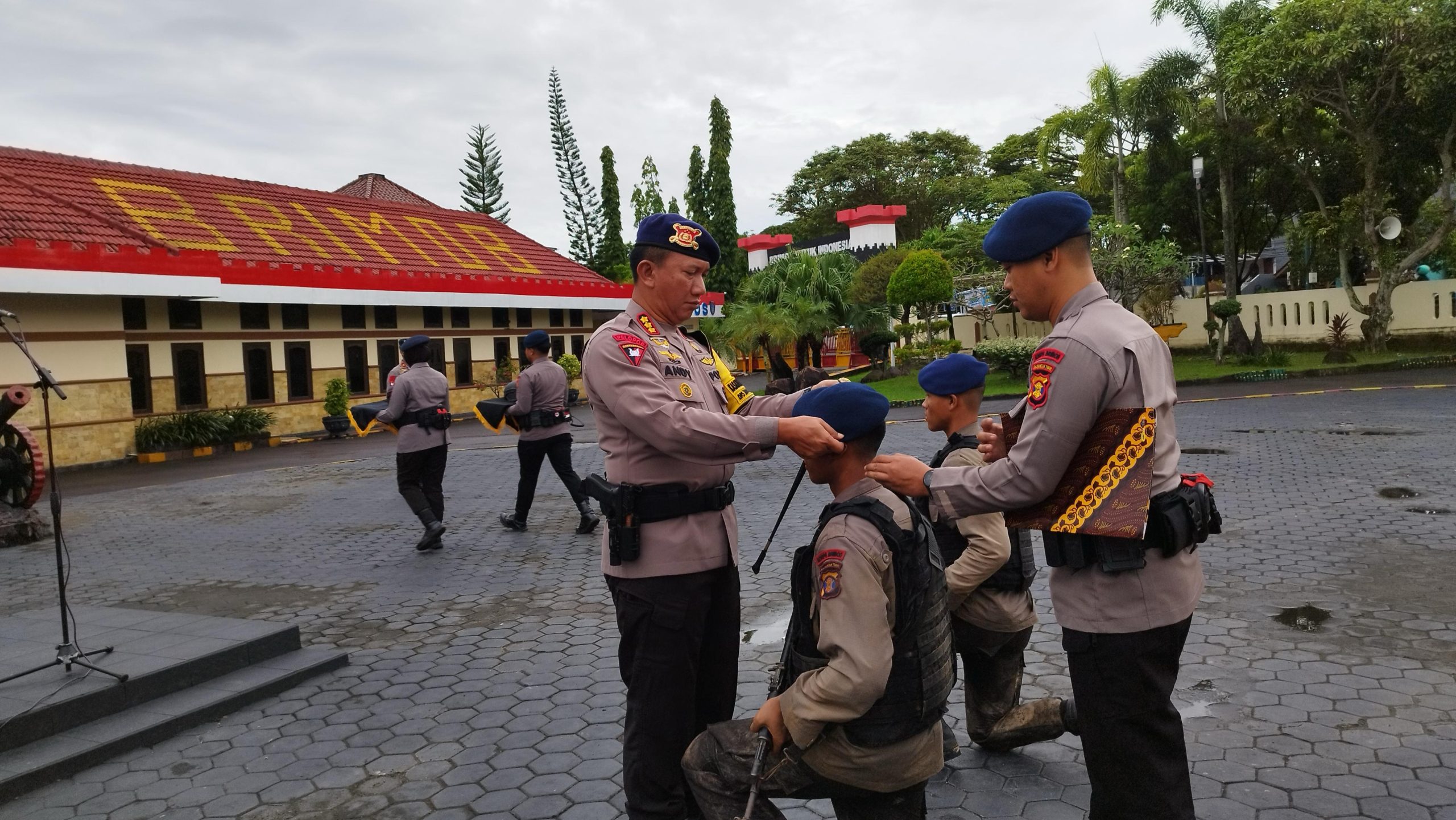 97 Bintara dan Tamtama Remaja Sat Brimob Polda Kaltim Resmi Selesaikan Pembinaan Tradisi – PRUDENSI