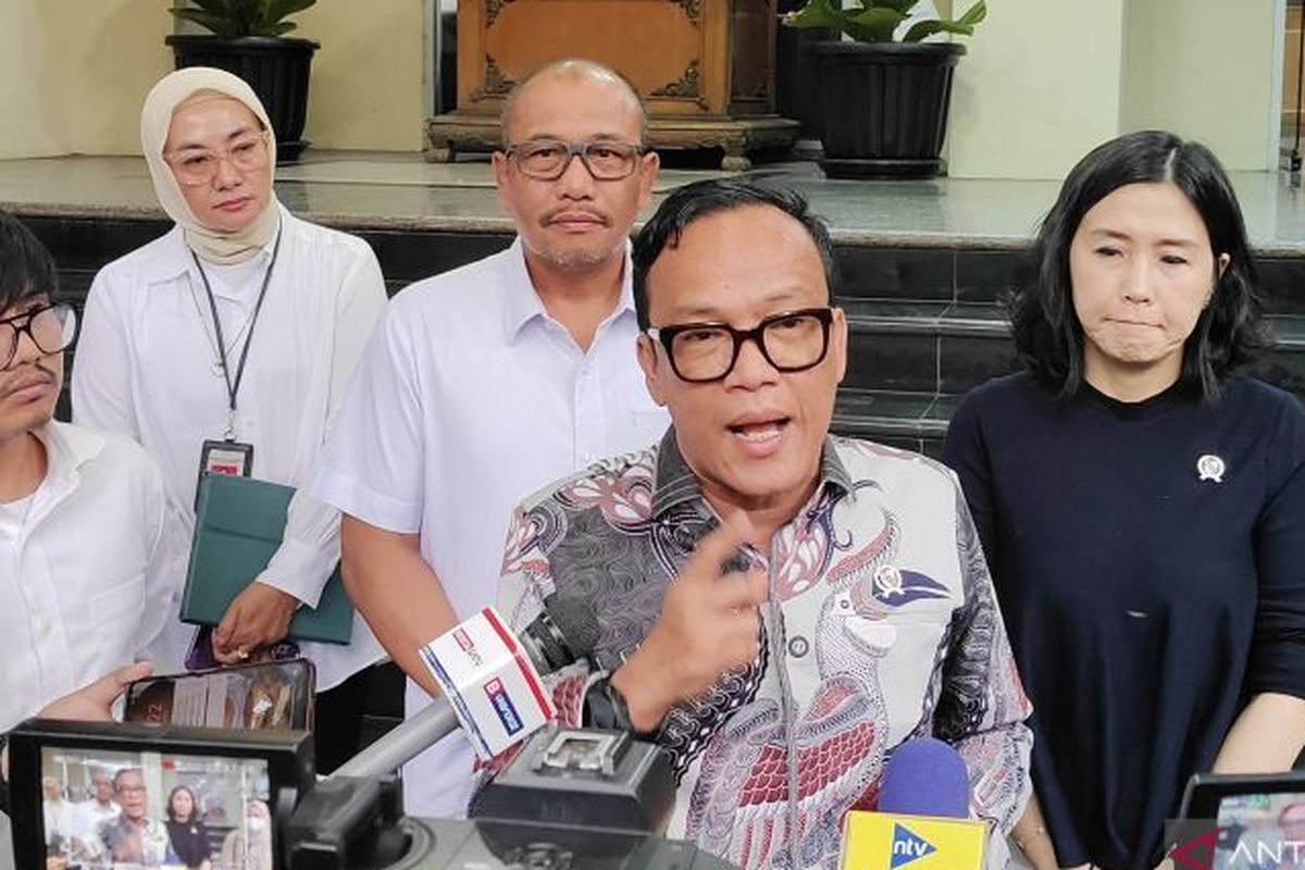 Wamenaker Desak Transparansi Hukum atas Dugaan Pelecehan Seksual Eks Rektor UP – PRUDENSI