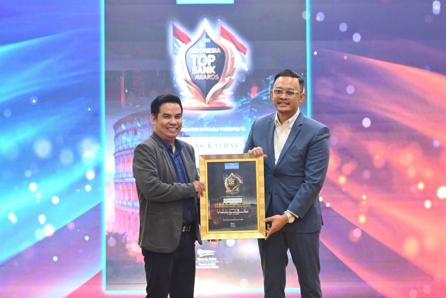 Bank Kalbar Sabet Penghargaan Top Bank 2025, Tampil Kinclong di Kancah ...