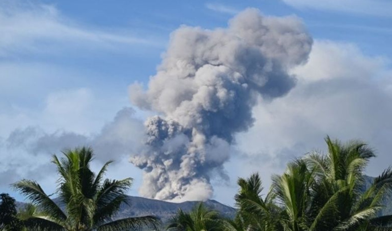Erupsi Gunung Dukono di Halmahera, Radius Bahaya 4 Km – PRUDENSI