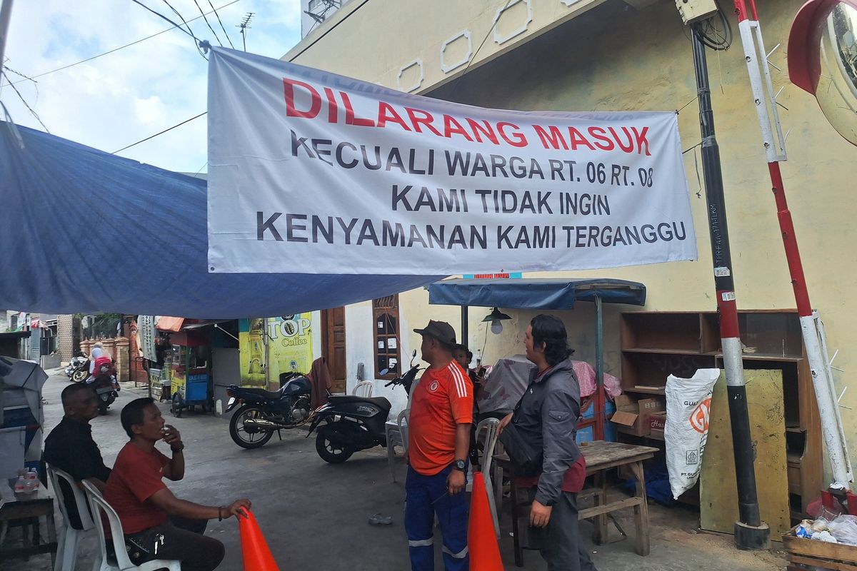 Warga Kembalikan Barang Jarahan Milik Ahmad Sahroni – PRUDENSI