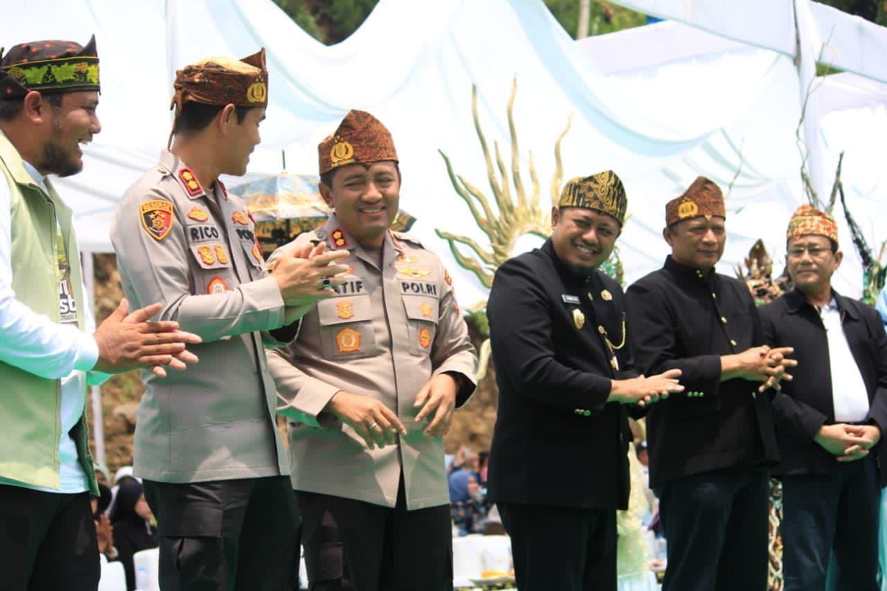Grand Opening Festival Seven Lakes 2025 di Ranu Segaran Tiris ...